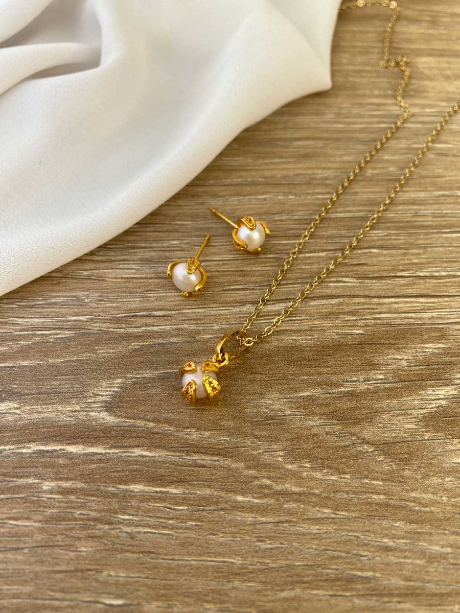 COLLAR DIJE PERLA MINI UÑAS FILIGRANA – Patricia Guevara